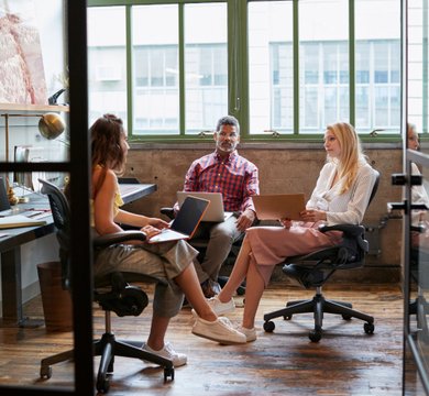 Back to the floor: a snapshot of the ‘new normal’ in UK offices | MPL ...